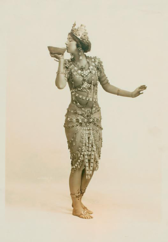 Modern Dance Pioneer: 39 Stunning Vintage Photos of Ruth St. Denis in ...