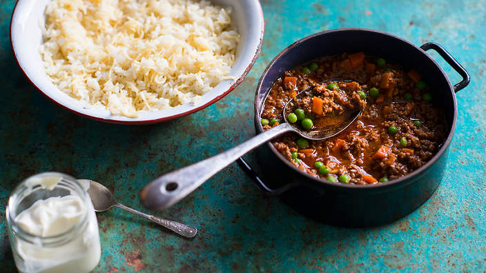 Lebanese stew with peas with rice (bazella w riz) recipe | LEBANESE RECIPES