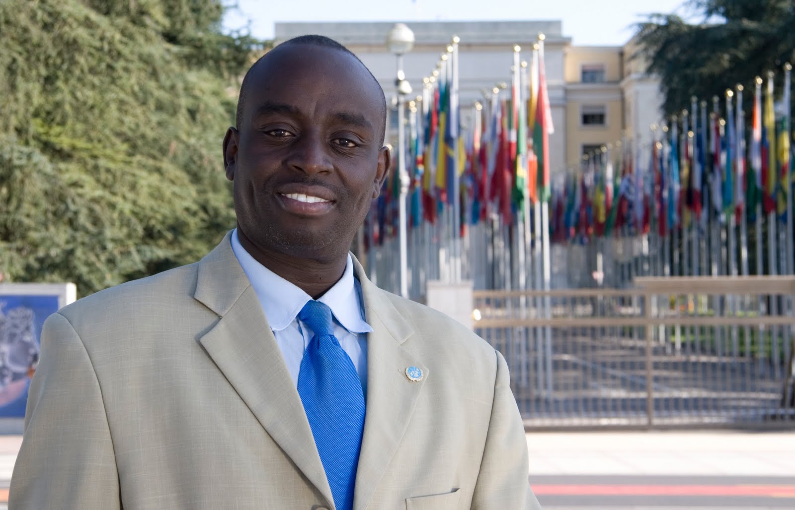 Hot Secrets: CHRIS MBURU HONOURED IN UK FOR CHARITY