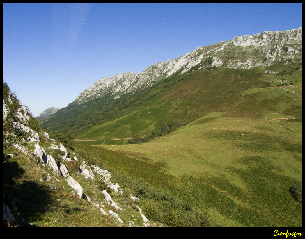 Caleyando con Cienfuegos: La Airúa Naval desde Tene