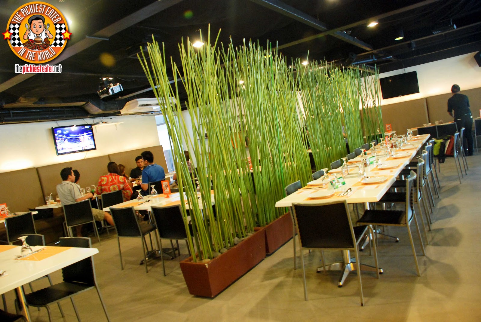 THE PICKIEST EATER IN THE WORLD: TORCH LIGHTS UP THEIR NEW MENU! - RINAZ