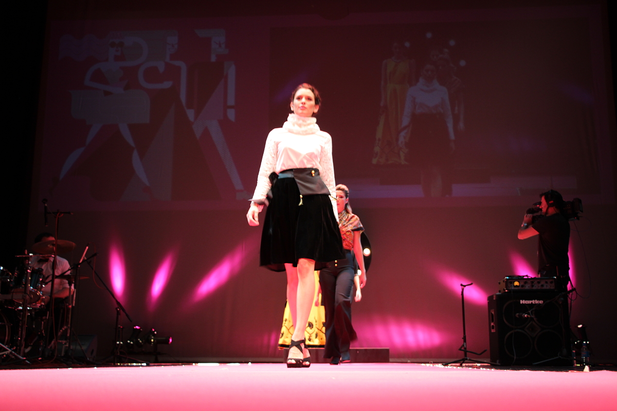 El desfile de moda Barakaldo Fashion Show llena el teatro y garantiza ...