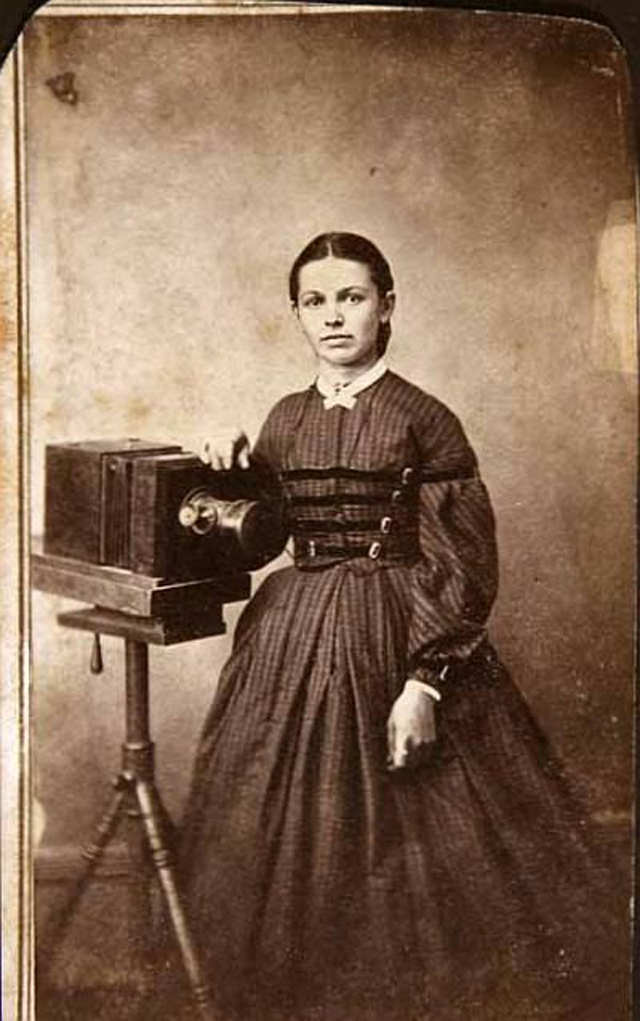 Pioneering Female Photographers: Interesting Portraits of Victorian ...