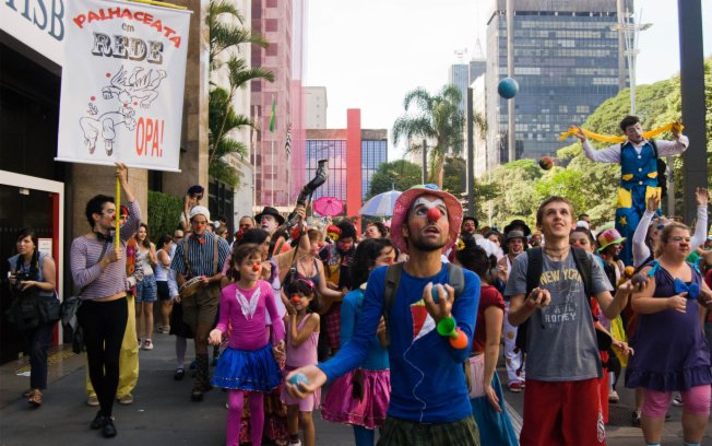 TRIBARTE: PALHACEATA EM SÃO PAULO NO DIA MUNDIAL DO TEATRO E DIA ...