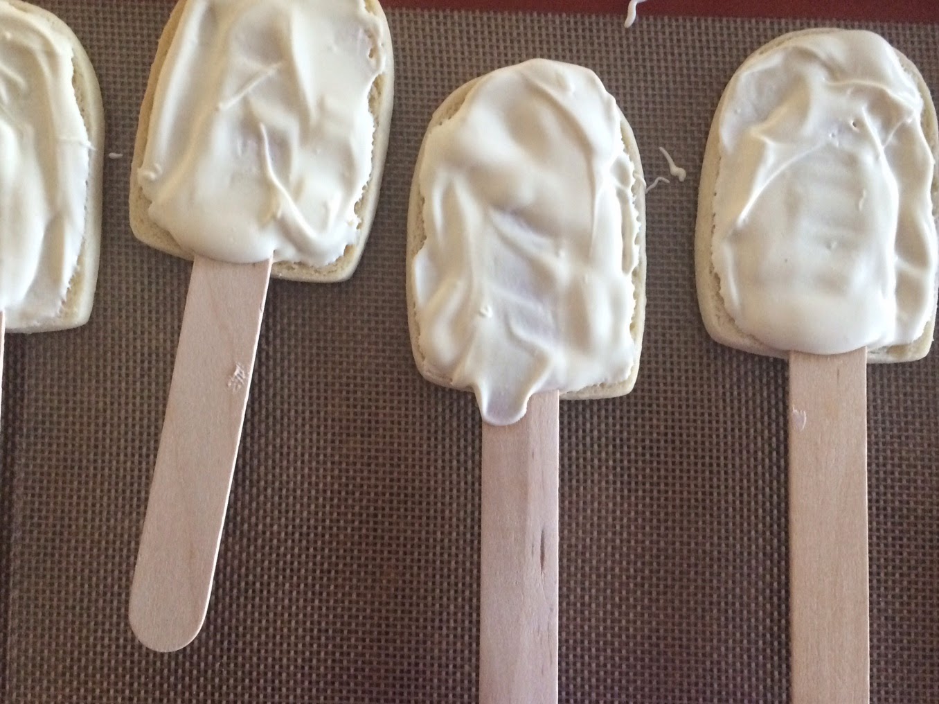 All Things Belle: Cheeky Popsicle Cookie Pops