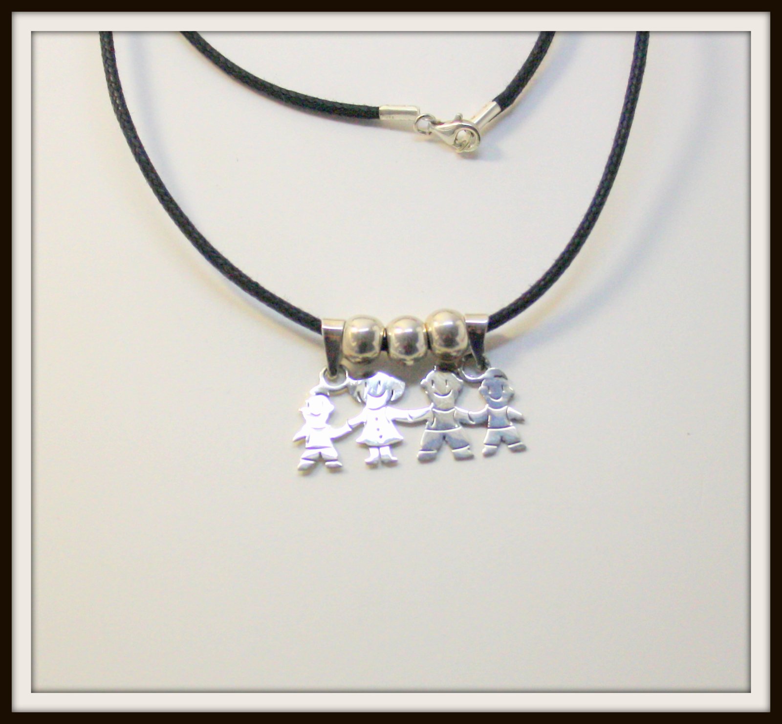 Todos los días son especiales: REGINA PLATA COLLAR FAMILIA