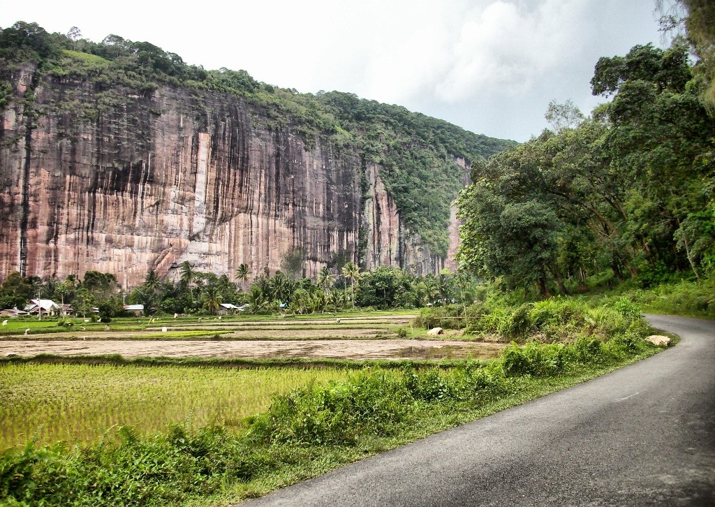 Petualangan Veri: Petualangan Veri ke Lembah Harau, Payakumbuh