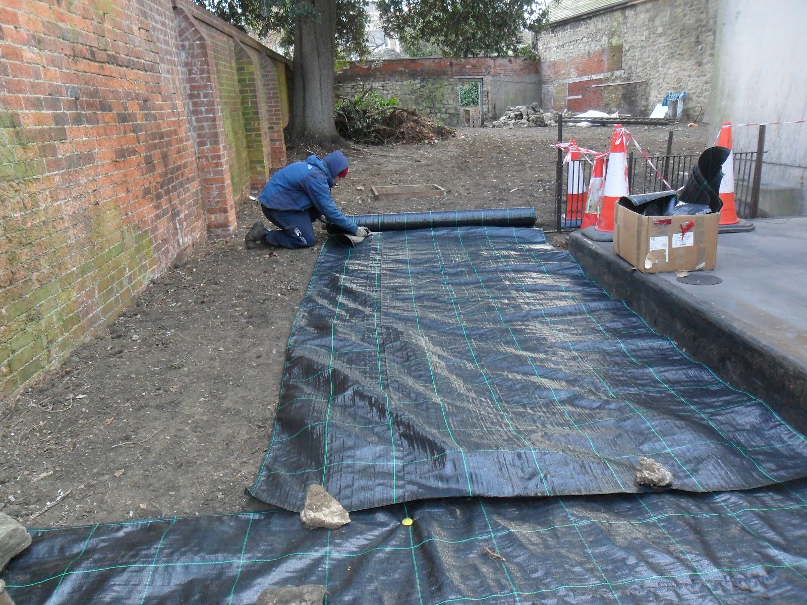 Worcester College Gardeners 2009-2018: Carpet Laying