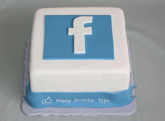 Themed Cakes, Birthday Cakes, Wedding Cakes: Facebook Themed Cakes