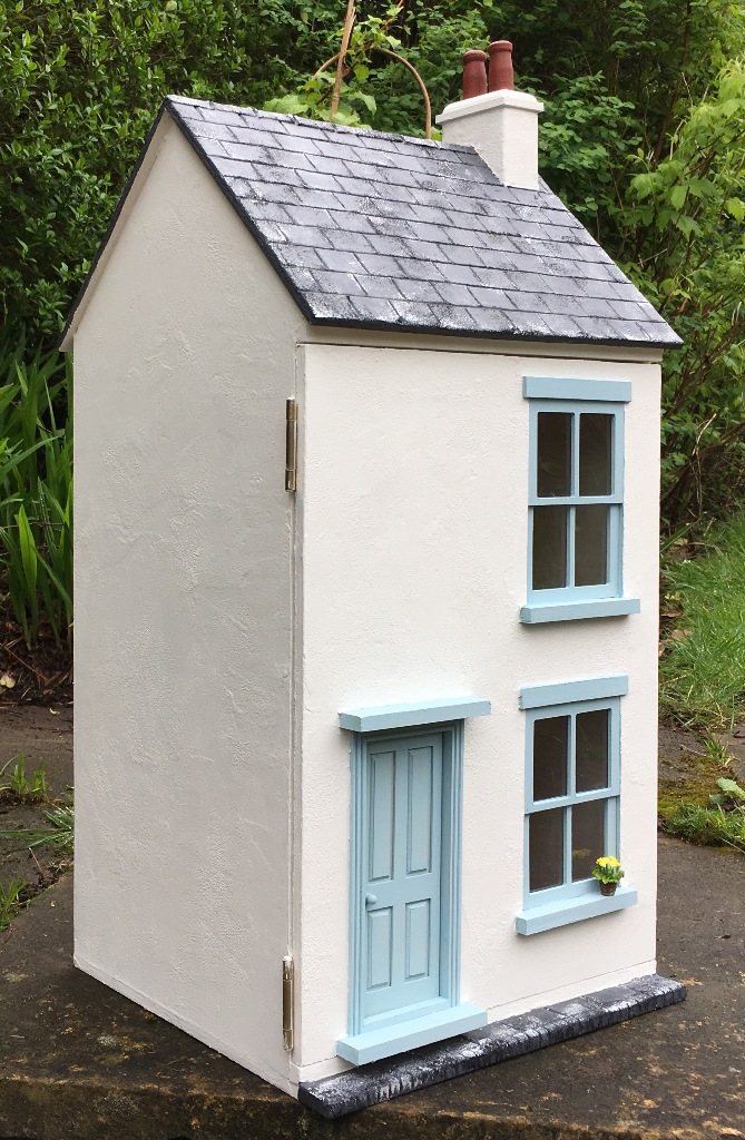 Julie's dolls house blog: 1/12th Scale 'Cove Cottage'