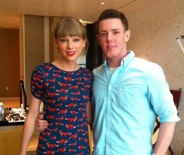 Taylor Swift y su historia con Kevin MaGuire