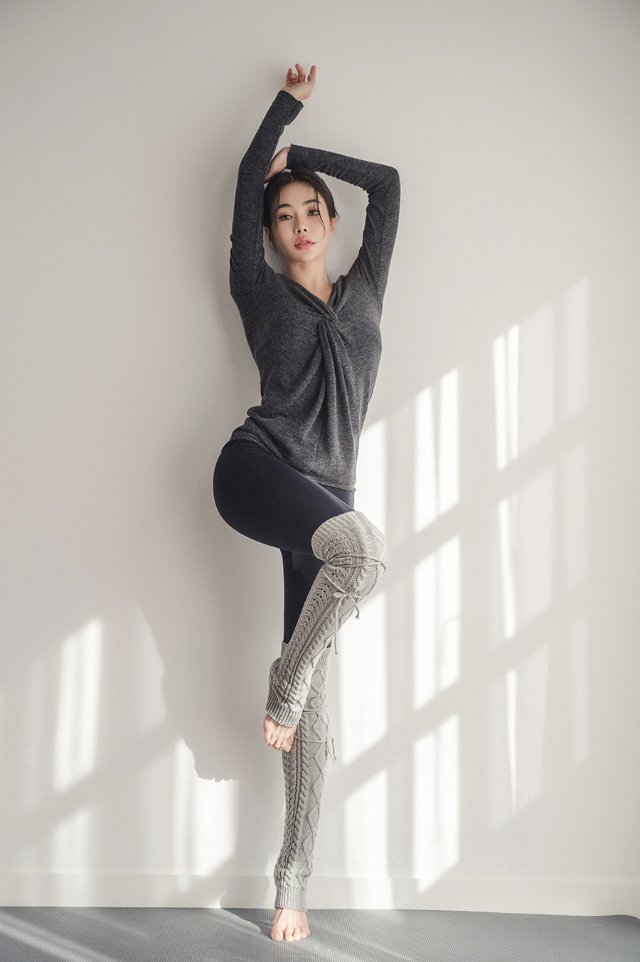 An Seo Rin model in Korean fashion Fitness Set - Jan 2018 - 900Girls