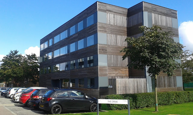 The Big Crane Theory (Cranfield University double-diplôme): Comment se ...