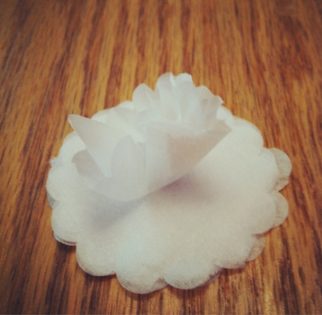 Memories In The Making & Baking!: DIY Tissue Paper Scallop Flower Tutorial~