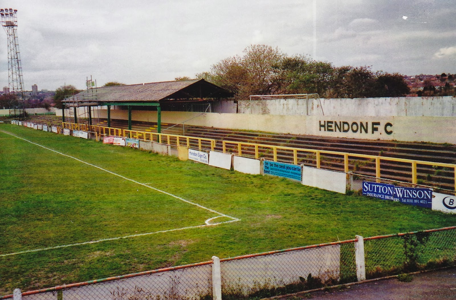 Extreme Football Tourism: ENGLAND: Hendon FC (1926-2009)