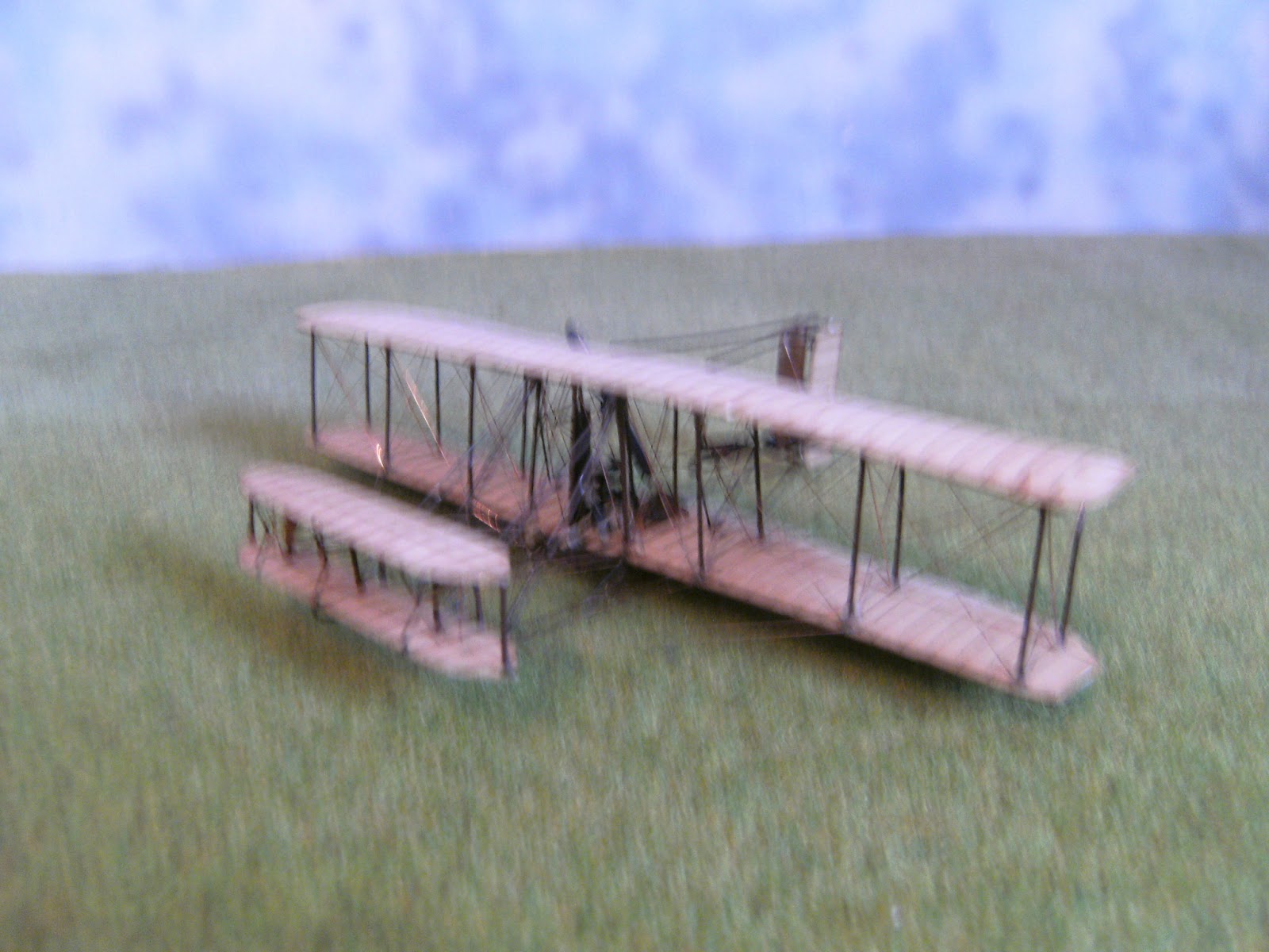 Happyscale-Modellbau: Wright Flyer - papermodel ( and wire ) 1:72