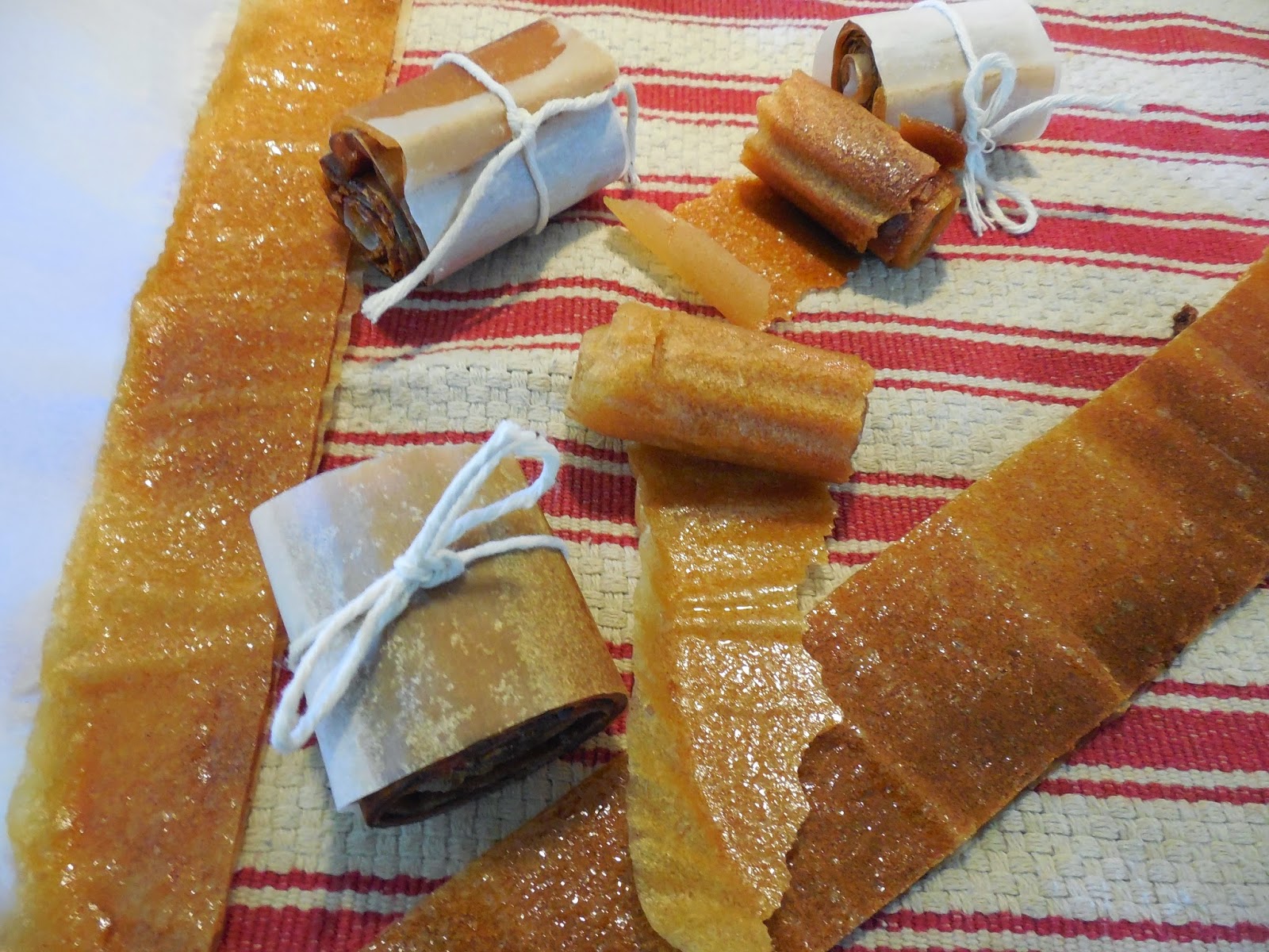 Two Kid Kitchen: homemade fruit leather