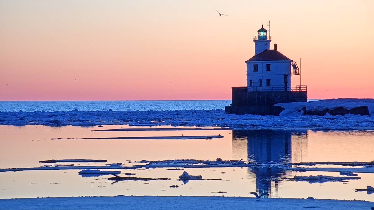 Duluth Harbor Cam: Wisconsin Point Sunrise!
