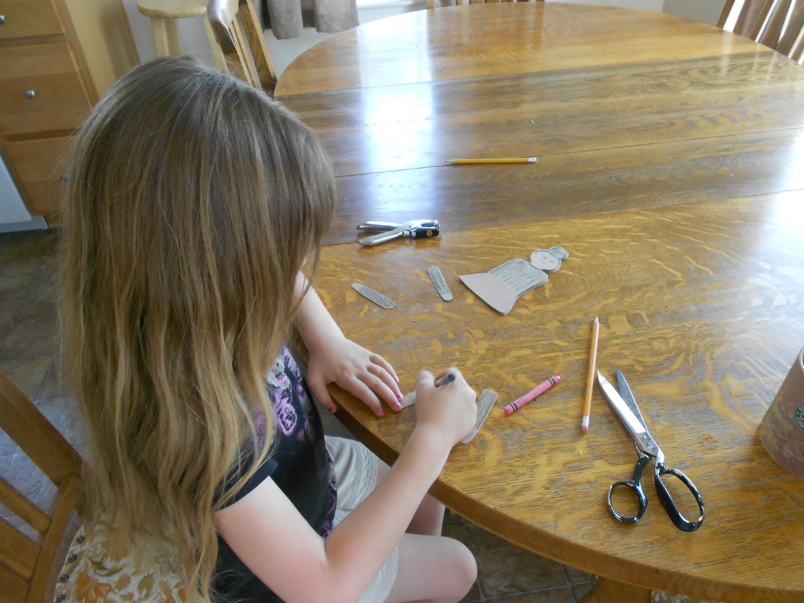 Almost Unschoolers: Ballerina Palm Puppet Craft