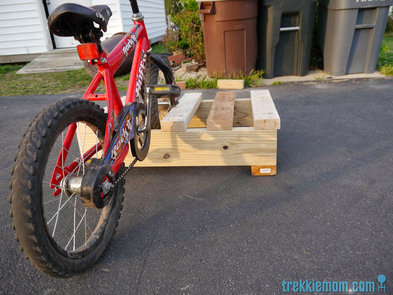 Trekkie Mom: Kids' Easy Bike Rack