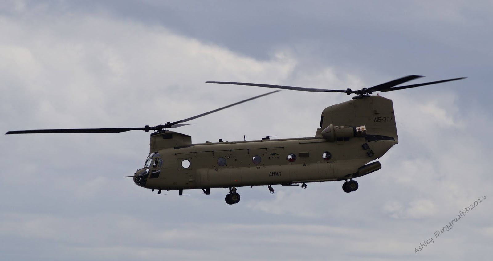 Air Queensland.blogspot: Australian Army Boeing CH-47 Chinook medium ...