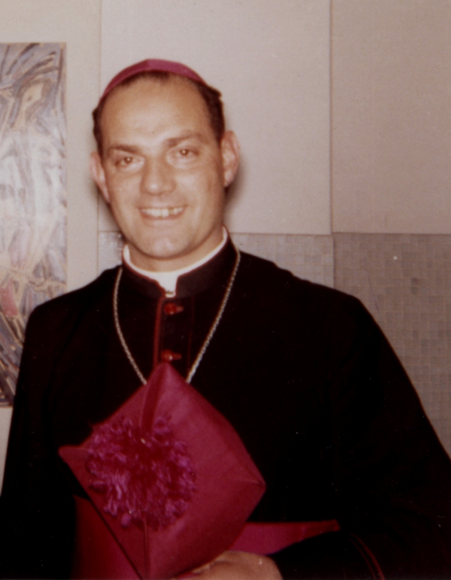 Dar y Comunicar: Mons. Roberto Cáceres: la vida luminosa de un hombre ...