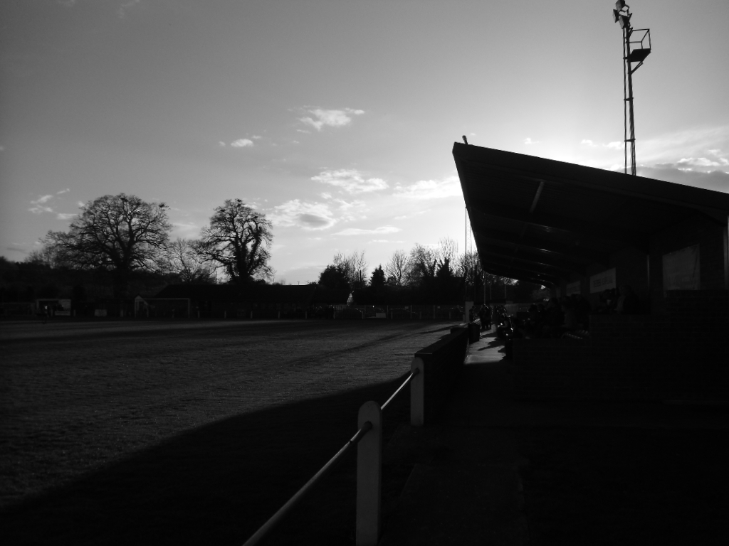 The Cold End: BROMHAM UNITED GET THE BETTER OF WOBURN ATHLETIC