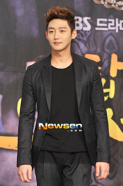 Lovin Lee Tae Sung: March 2012