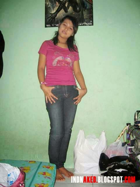 Cewek Telanjang Di Kamar Kontrakan Gadis Cuek