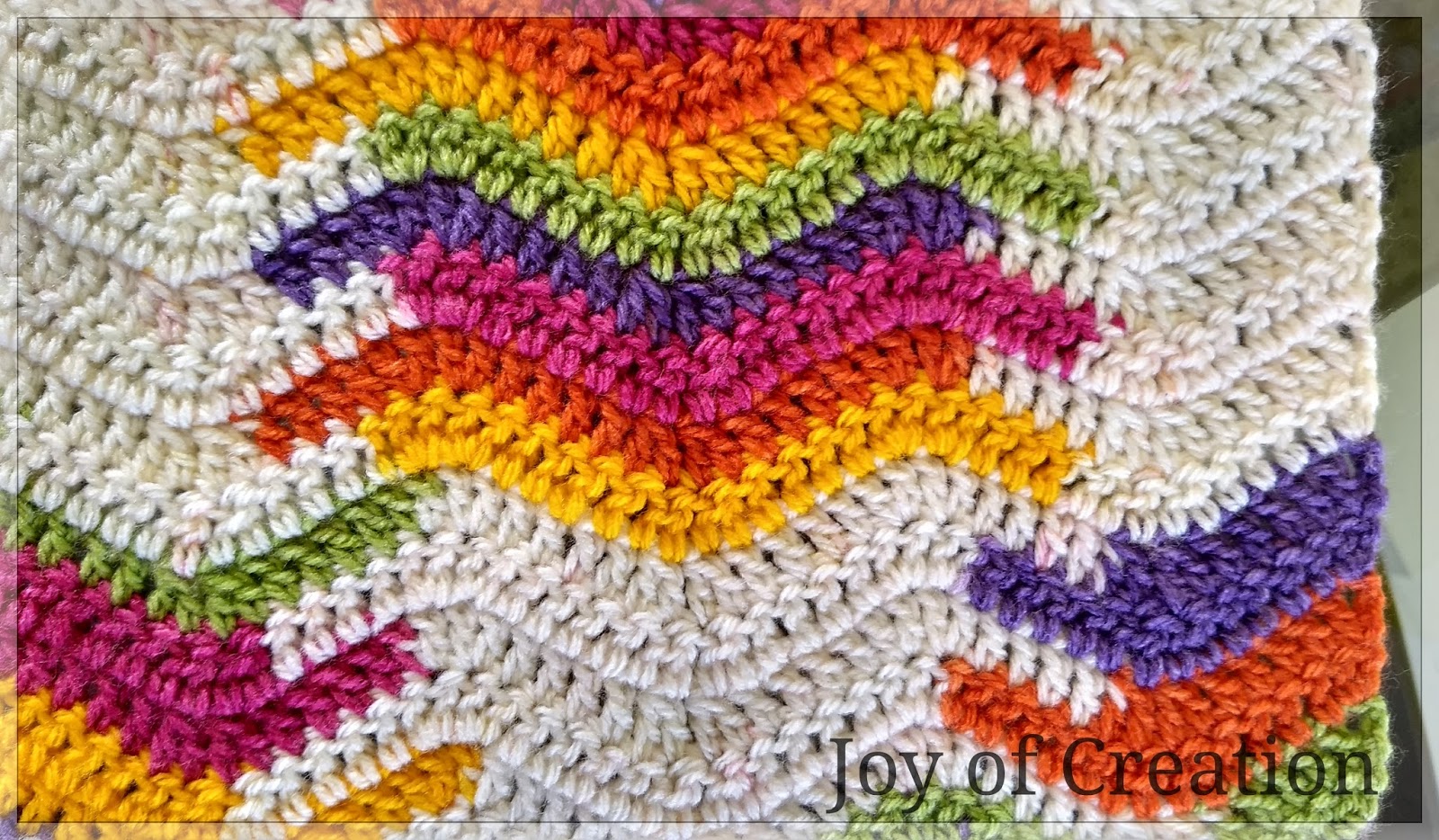 Neat ripple table runner