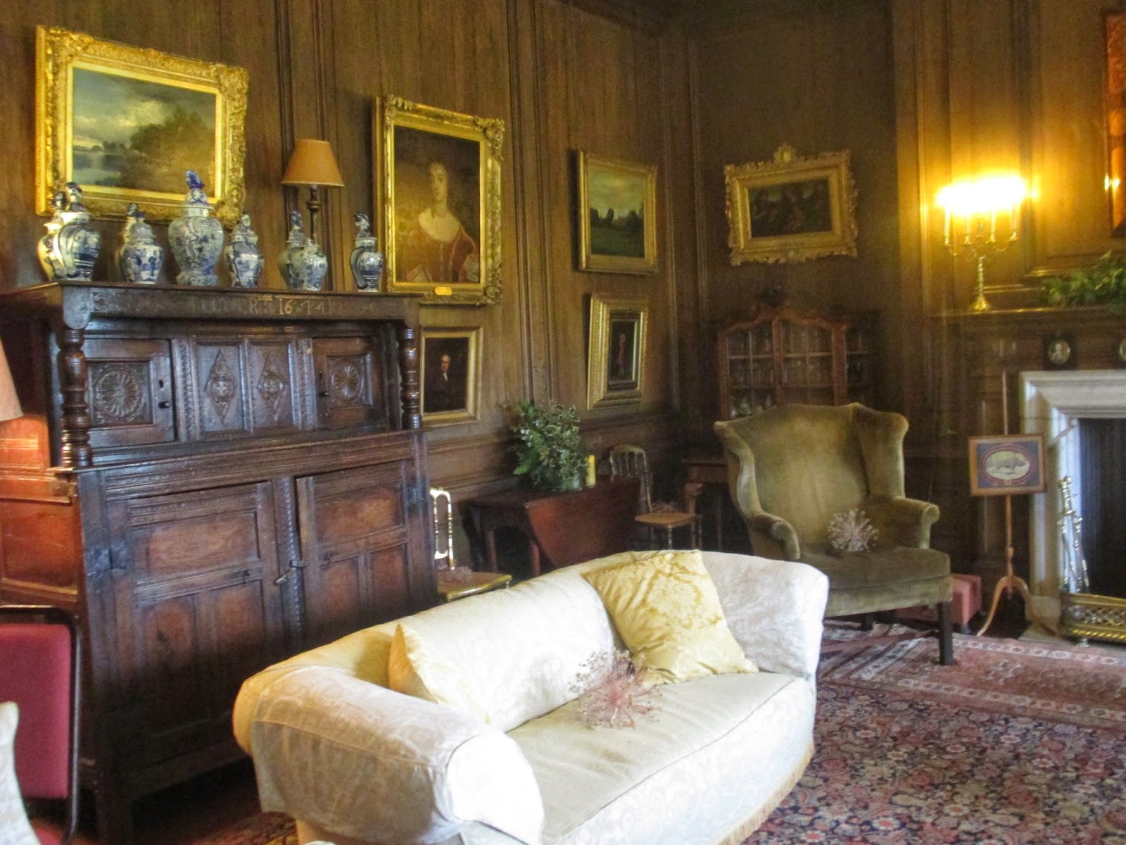 Remembering The Old Ways : Christmas at Gunby Hall