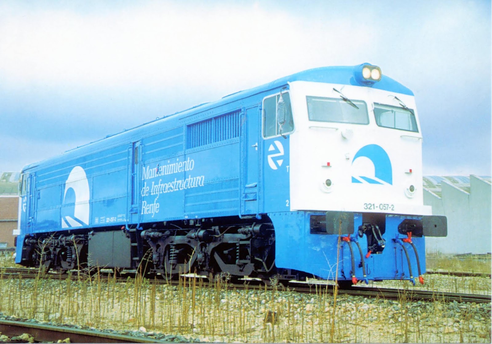 Rails sense fronteres: Locomotores dièsel-elèctriques, sèrie 321, de Renfe.