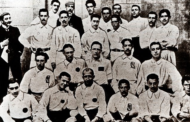 ANOTANDO FÚTBOL *: REAL MADRID * PARTE 4