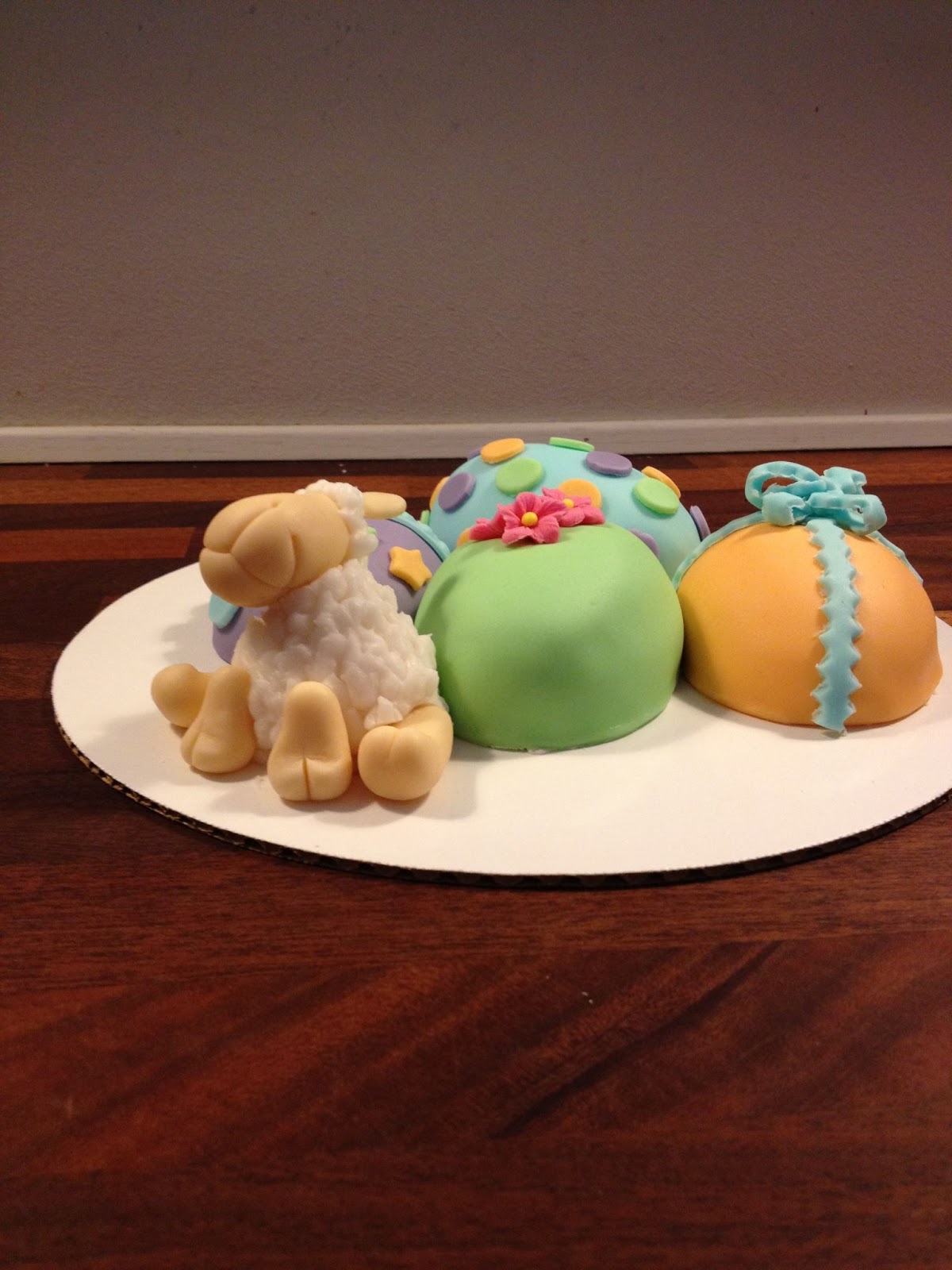 Camilla's Kage Verden: Påske - endnu en anledning til og bage kage :-)