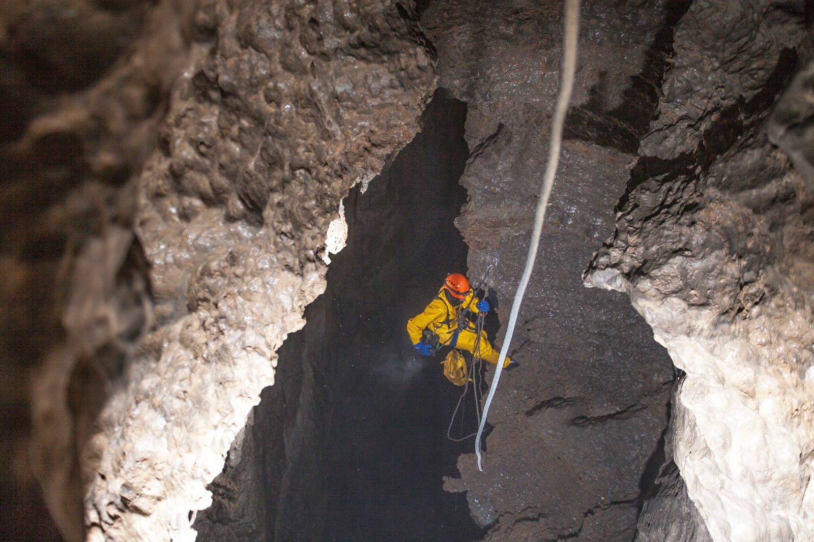 MAIN DRAIN CAVE DIVE EXPEDITION 2016, DIVE GEAR HAUL-IN - ADAM HAYDOCK