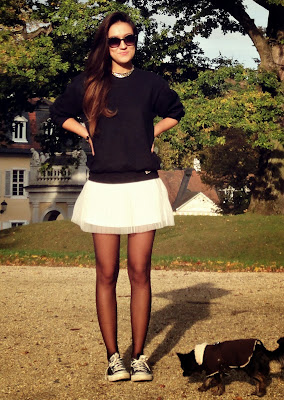 Holde Maid: You walk in beauty