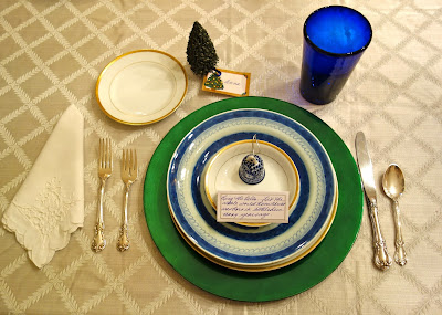 Gracious Interiors: Blue & White "Festi-fied" with Boxwood