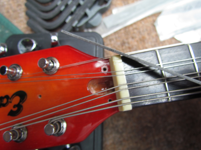 Eastwood 'Ricky' Electric Mandolin Setup Crawls Backward (When Alarmed)