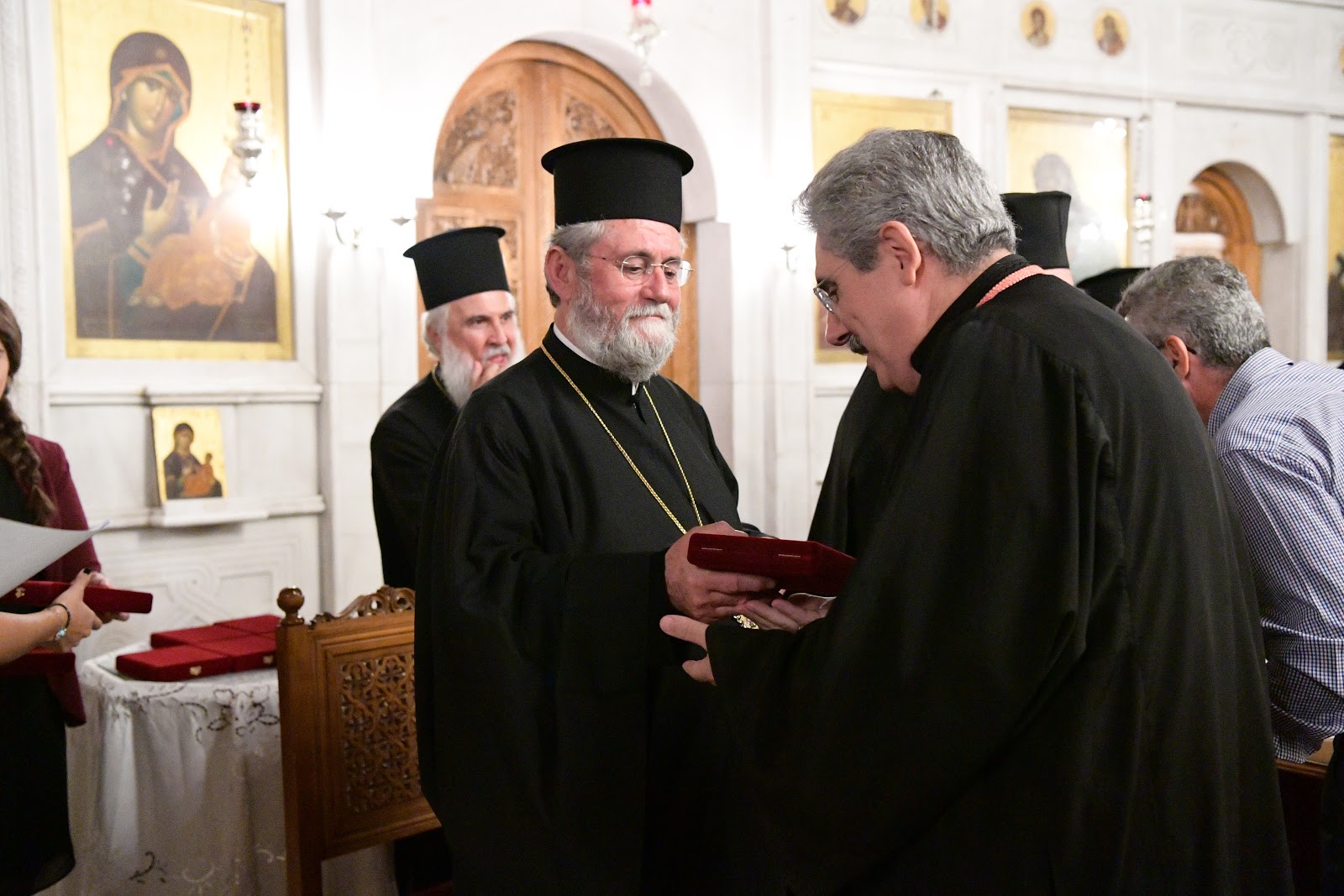 ΙΕΡΟΣ ΜΗΤΡΟΠΟΛΙΤΙΚΟΣ ΝΑΟΣ ΖΩΟΔΟΧΟΥ ΠΗΓΗΣ ΜΕΛΙΣΣΙΩΝ ΑΤΤΙΚΗΣ: Φωτοστιγμές ...