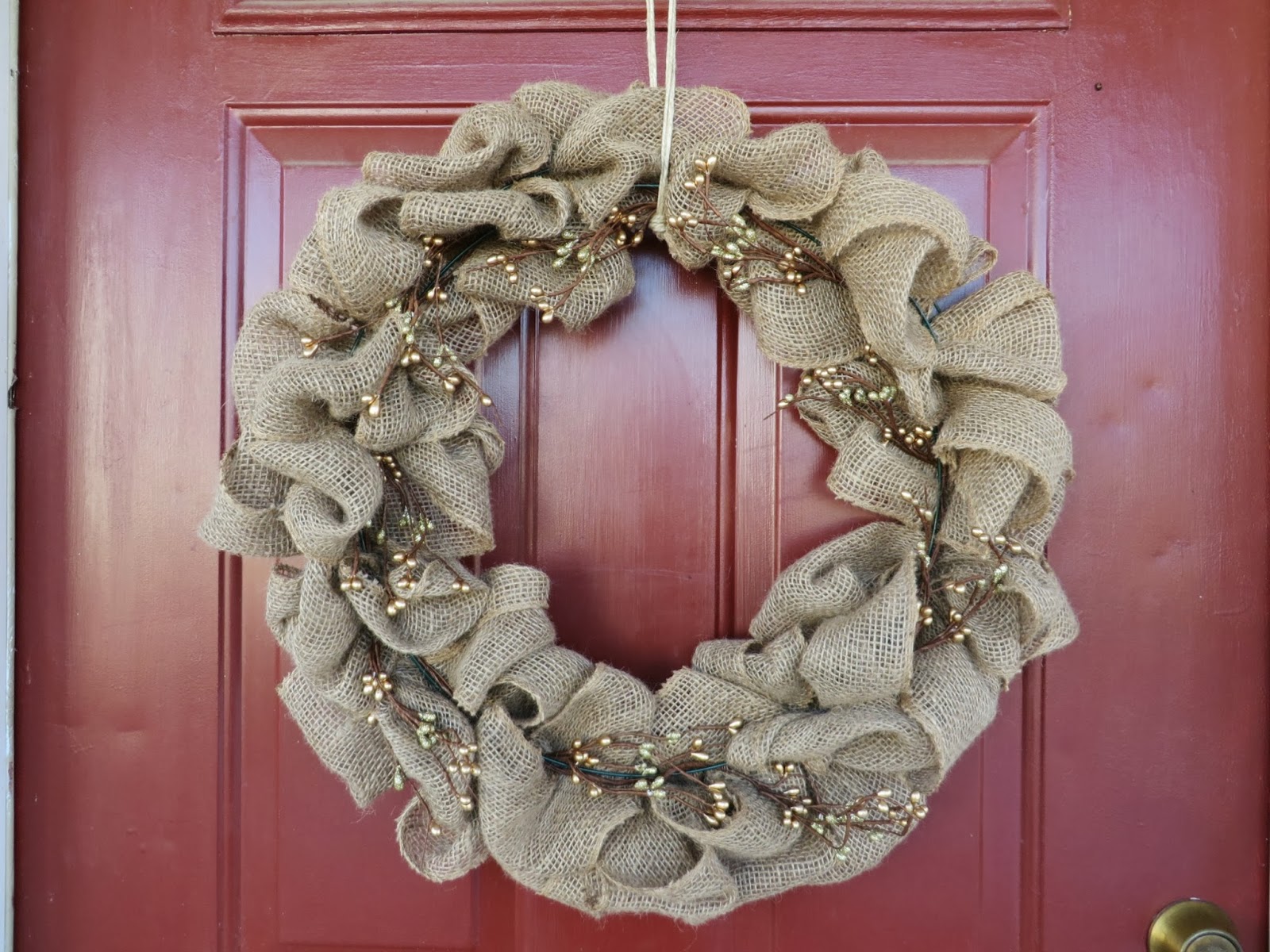 Little Snippets: DIY: Easiest Burlap Wreath Tutorial