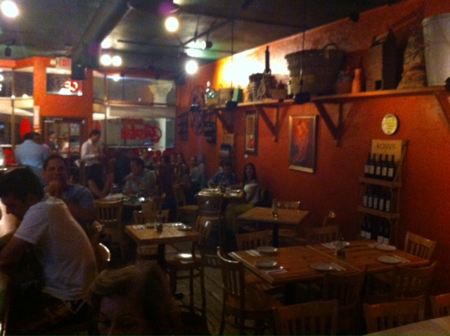 A Comer Rico!: Taberna Giralda, un rincon Español en Miami.