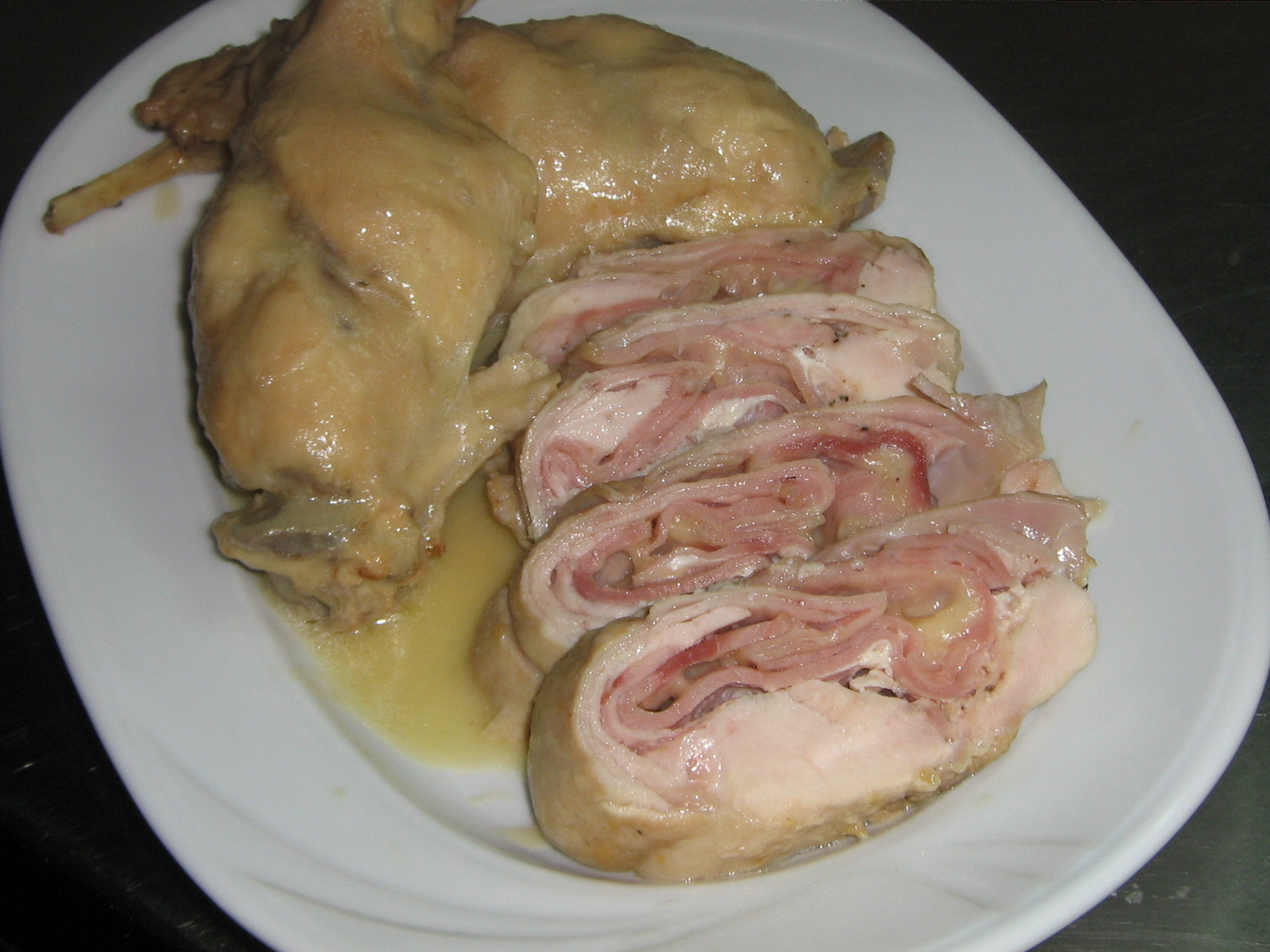 Cocina de ayer y de hoy: CONEJO RELLENO