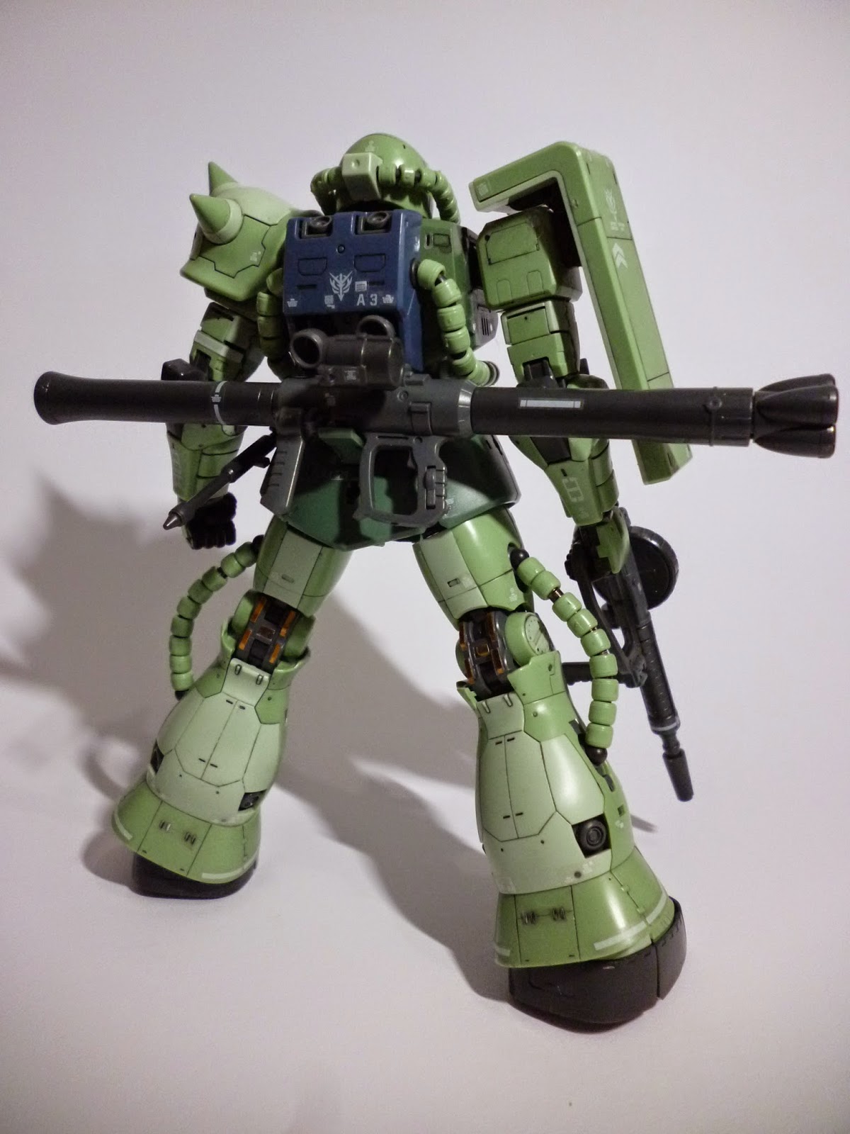 Sketsa Langit: Gunpla #23 - RG Zaku II Review