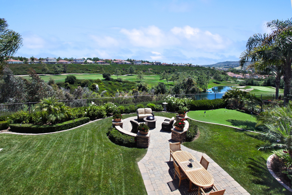 DECORATION: GREEN GARDEN...