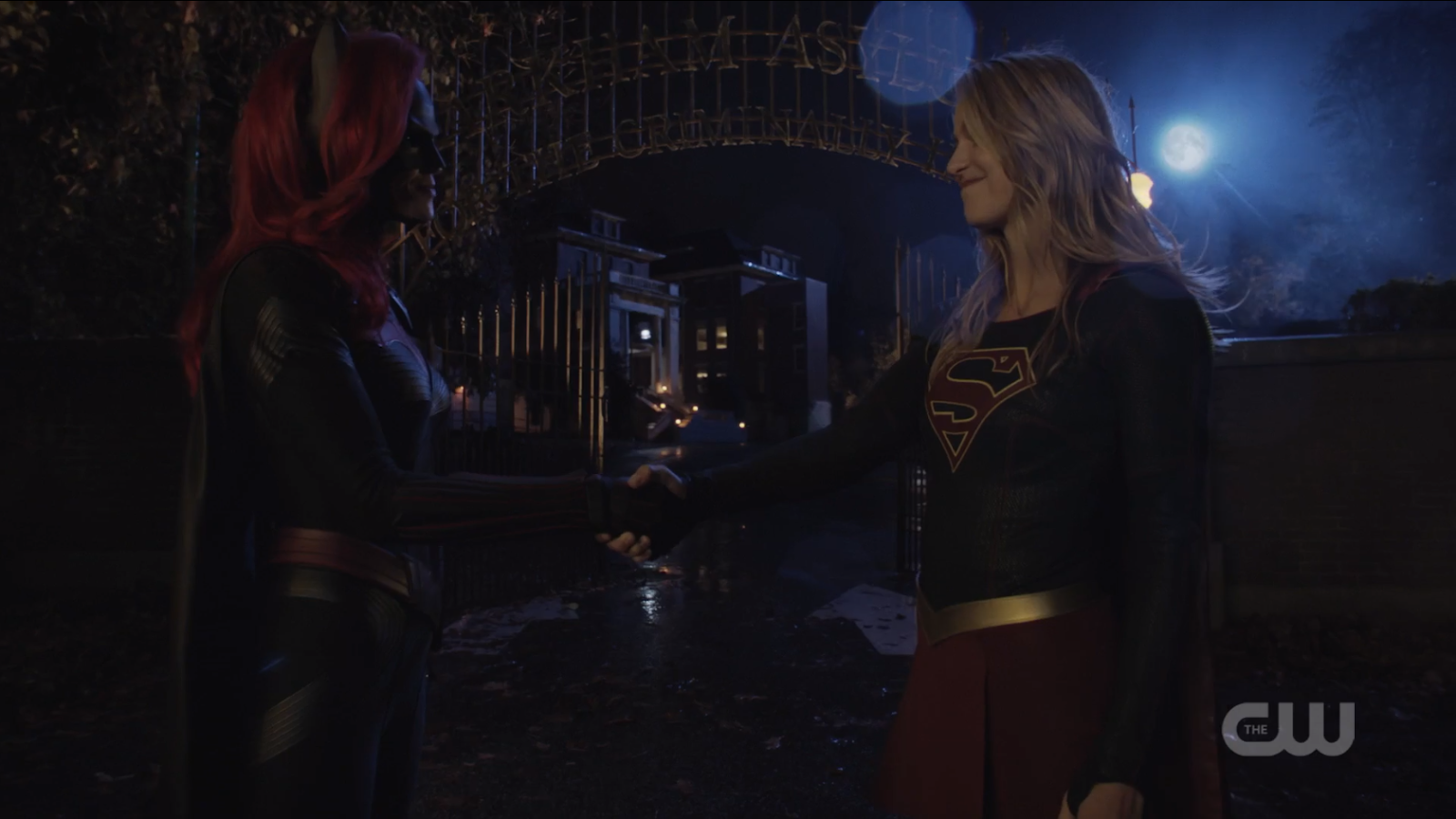 ARROW "ELSEWORLDS, PART 2" REVIEW