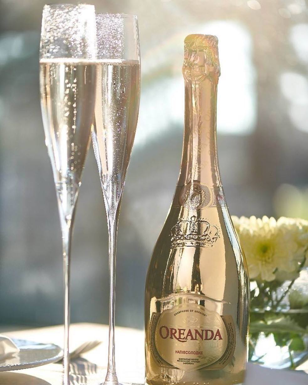 Oreanda Gold Semi-Sweet Champagne – Packaging Of The World