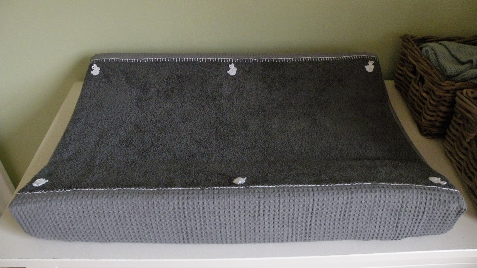 Just Skirts and Dresses: diy: fitted changing pad cover 'Koeka ...