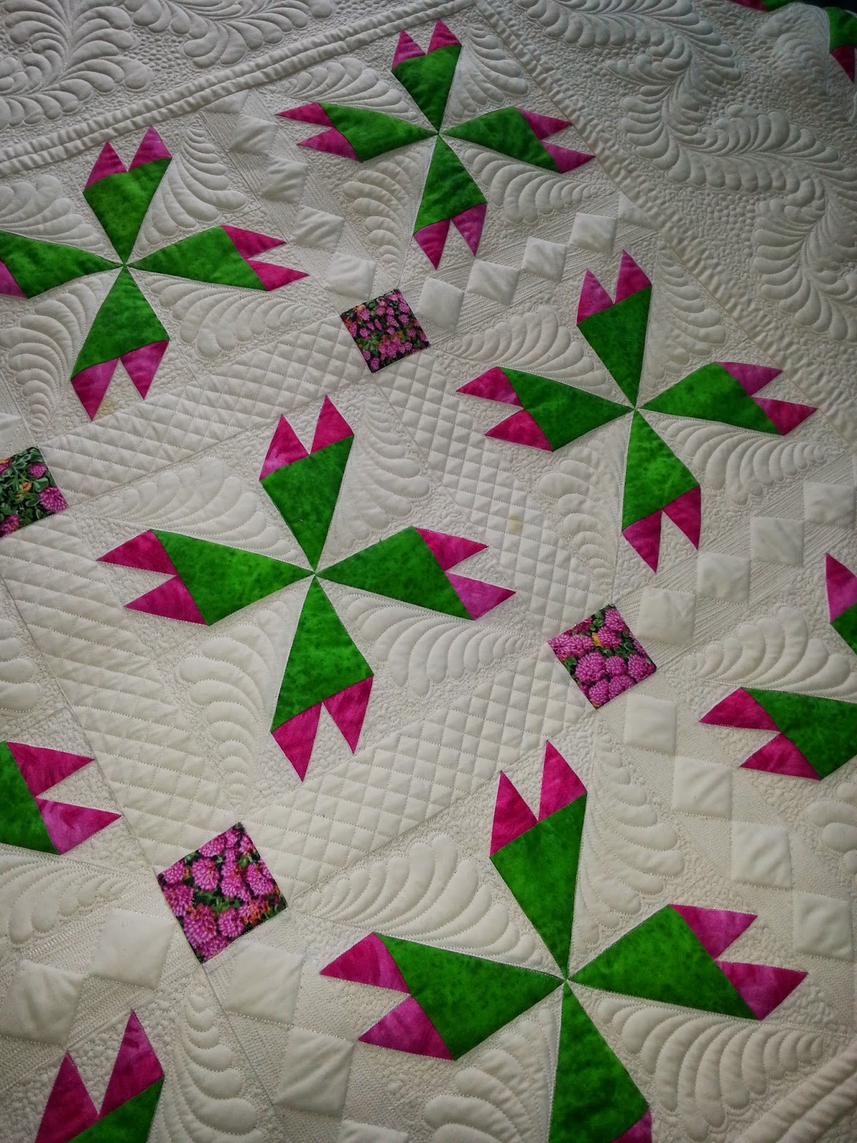 I dew quilting: Barbara's quilt, Rosebud