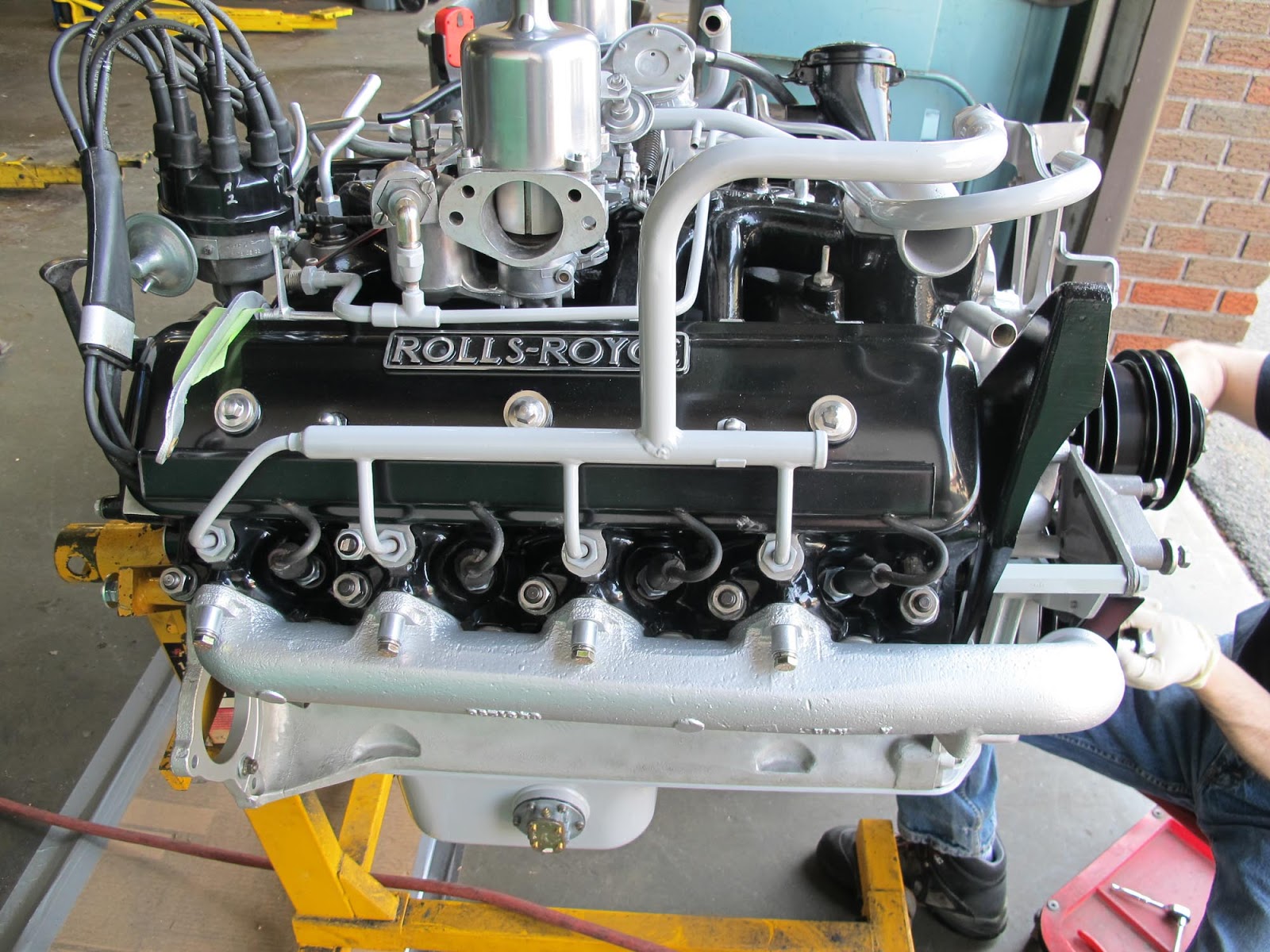 Rebuilding a Crewe Bentley or Rolls-Royce V8 engine - JE Robison ...