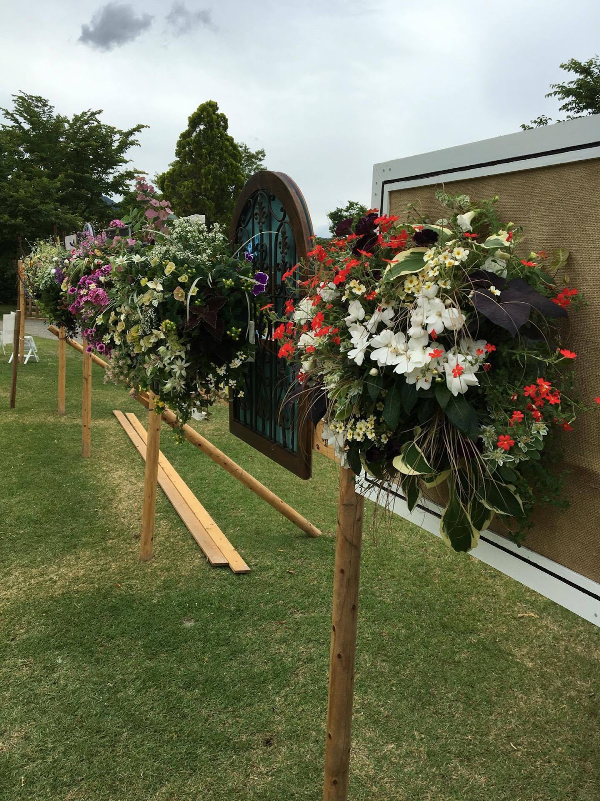 Pinoy Life Essentials: Floral Arrangement Contest